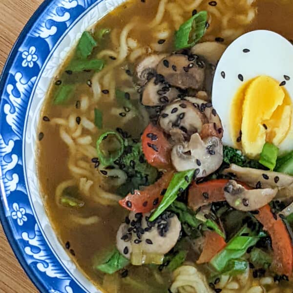 Quick and Easy Veggie Ramyeon - Just Maika Cooking