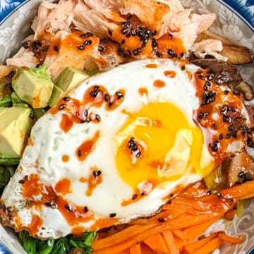 Sesame Chili Salmon Rice Bowl - Just Maika Cooking