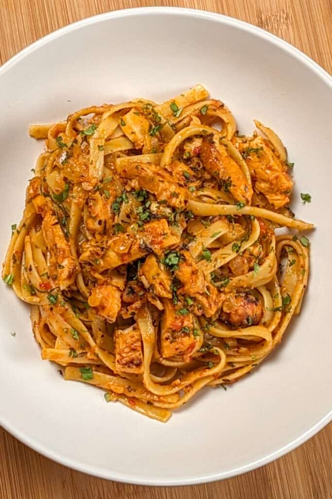 Simple Spicy Garlic Chili Sauce Chicken Pasta - Just Maika Cooking