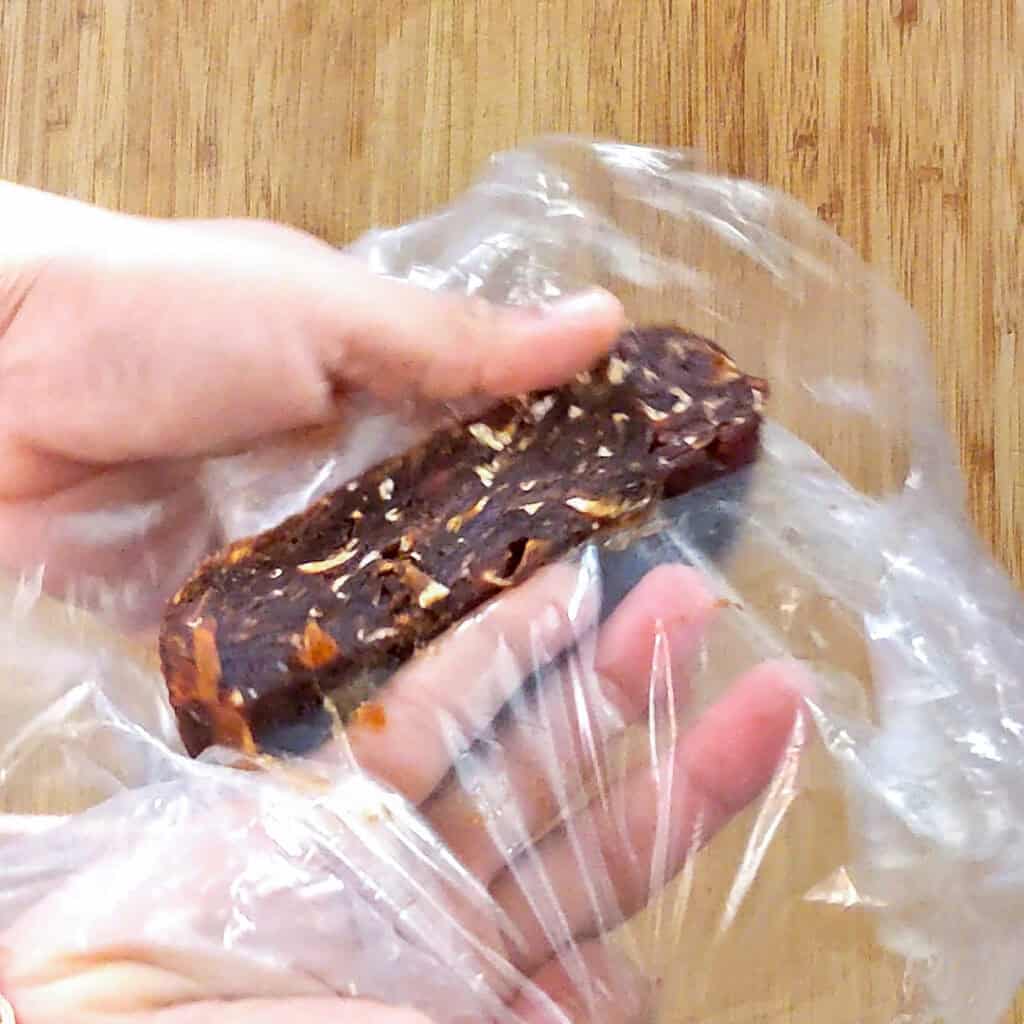 How to Make Homemade Tamarind Paste - Just Maika Cooking