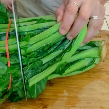 How to Trim and Slice Collard Greens (Step-by-Step Guide) - Just Maika ...